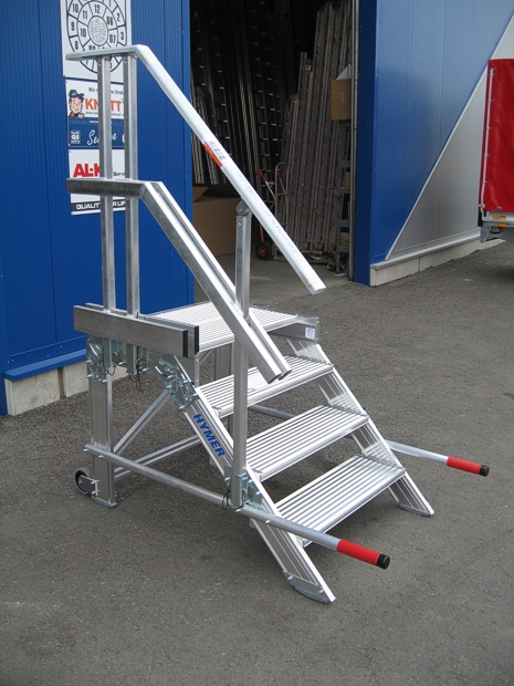 Treppenpodest fahrbar | Steininger Anhänger-Leitern-Gerüste